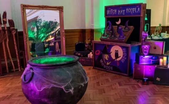 Giant 3D Cauldron (Legs) | EPH Creative - Event Prop Hire