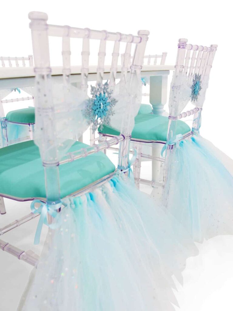 Frozen-Themed Children's Table and 6 Frozen-Themed Chairs | EPH ...