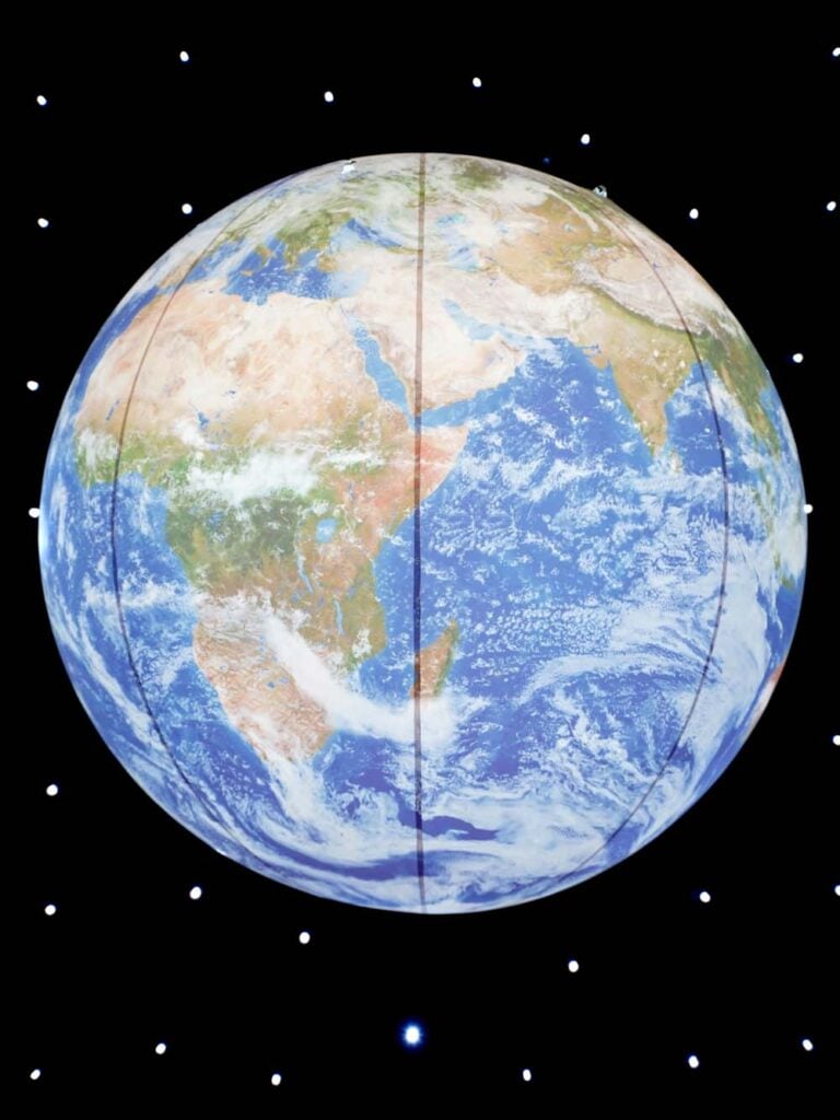 Giant Inflatable Planet - Earth - (Mains Powered) | EPH Creative ...